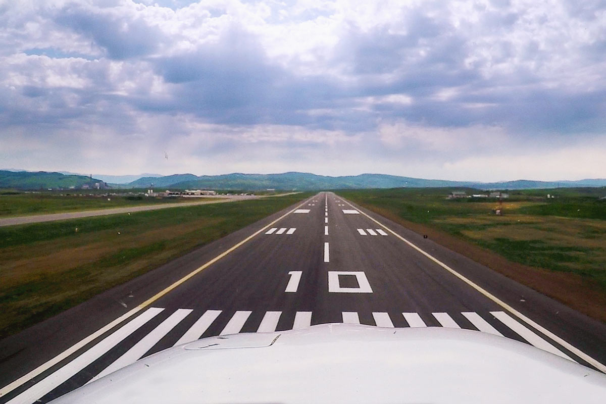 7 Things You Need To Be Ready For At Non-Towered Airports | Boldmethod