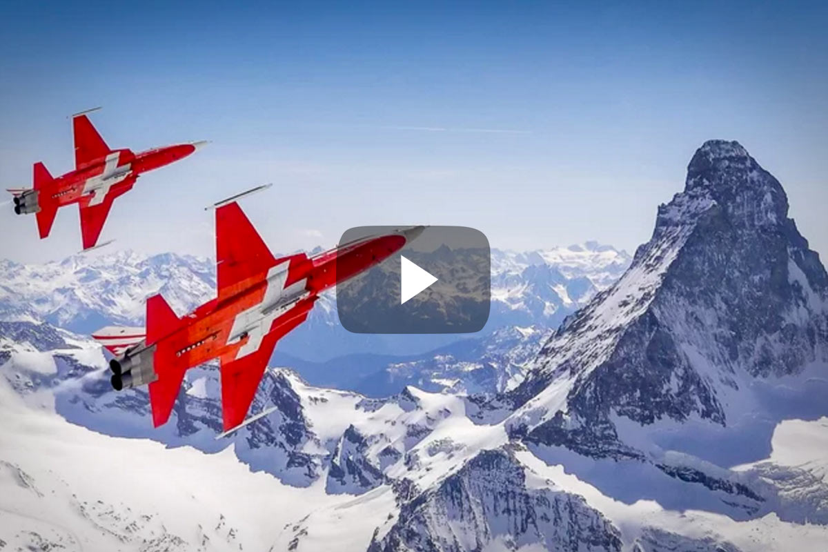 The Best Formation Flight Of 2015 | Boldmethod