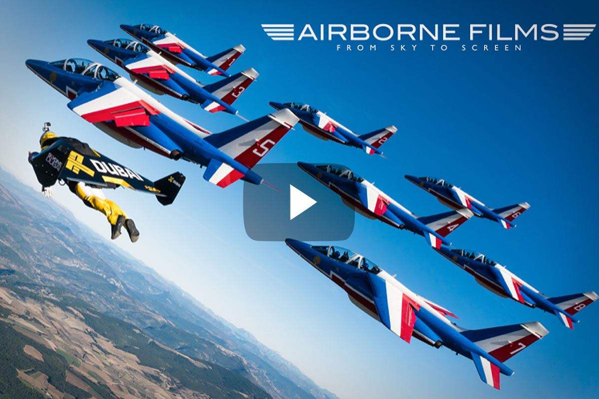 Watch Jet Men And Aerobatic Team Fly Together For The First Time ...