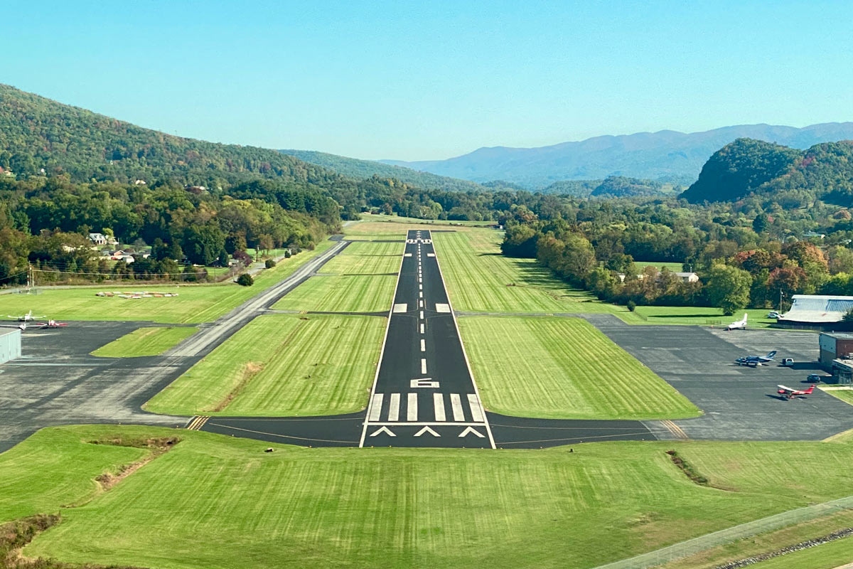 How To Land From A Visual Approach | Boldmethod