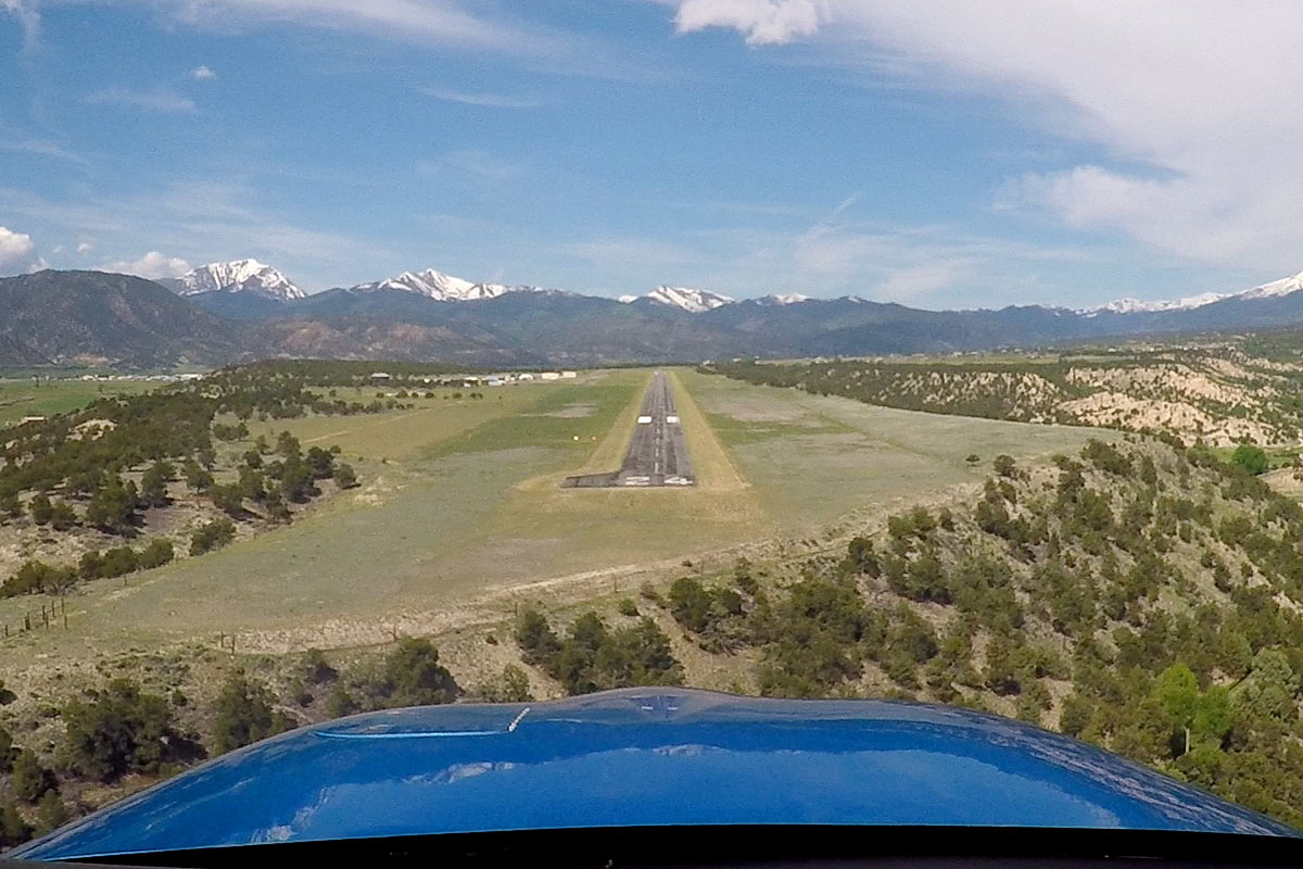 Should Radios Be Required At Non-Towered Airports? | Boldmethod