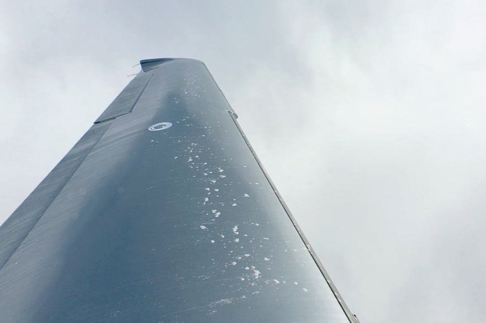 Pilot Stalls In Icing Conditions And Recovers Below The Minimum IFR ...
